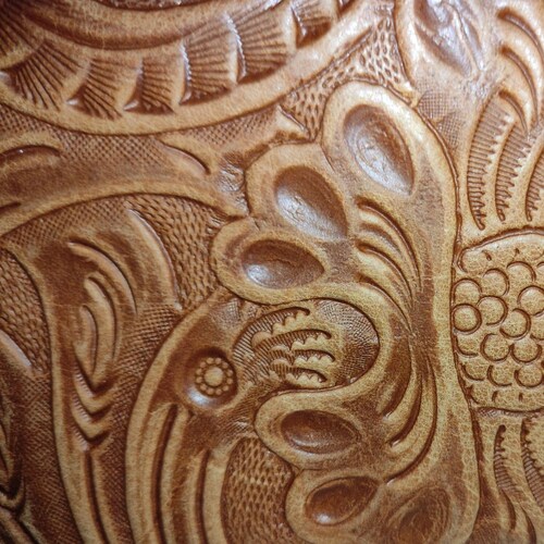 Cartera De Piel Cincelada A Mano Para Dama Artesanal Marrón Claro