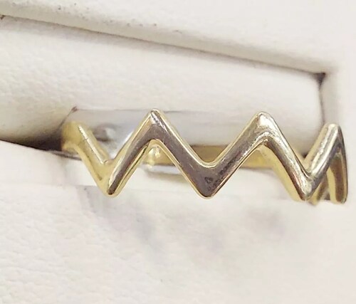 Anillo Zig Zag Oro 14K. + Obsequio
