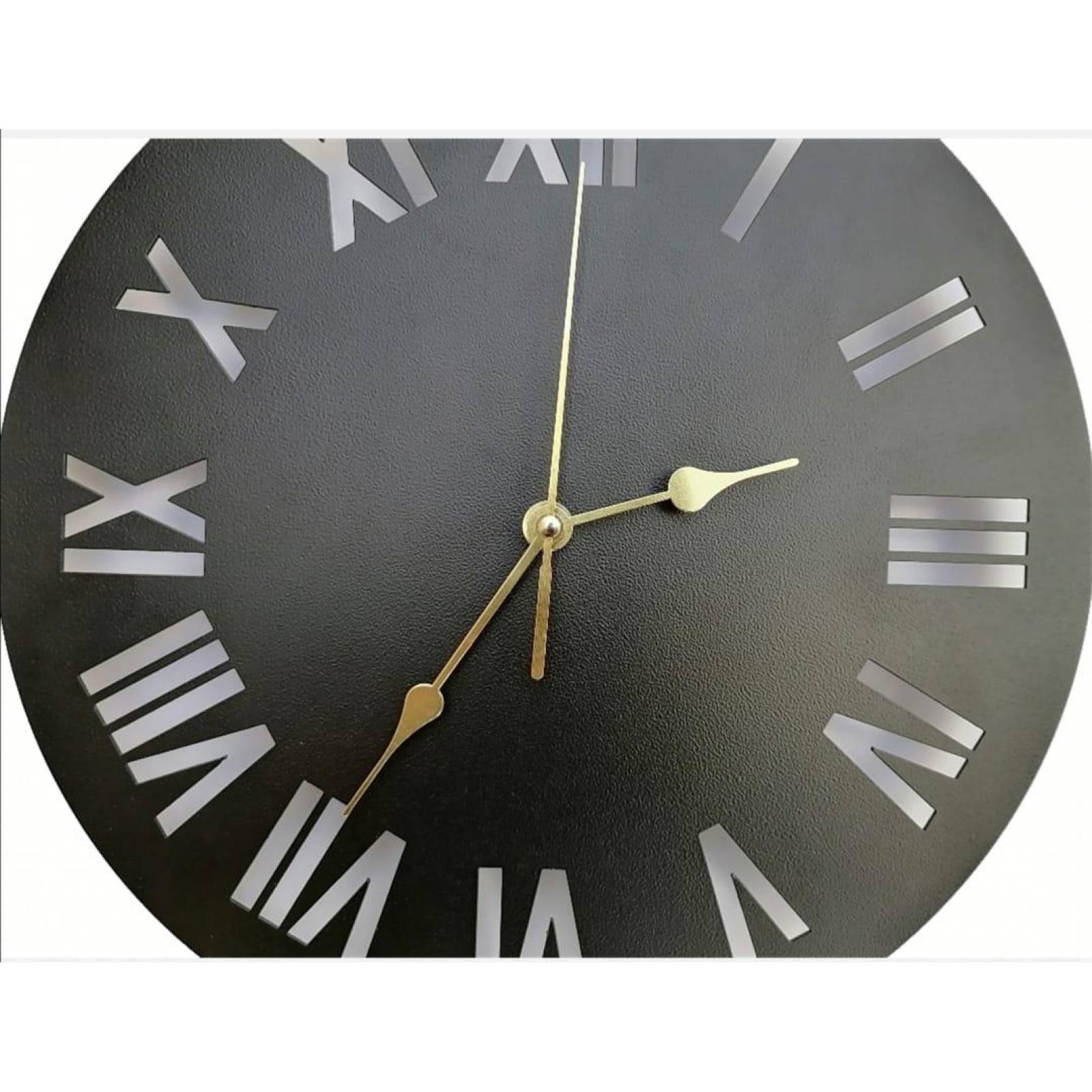 Reloj de pared metálico con números romanos - Sears