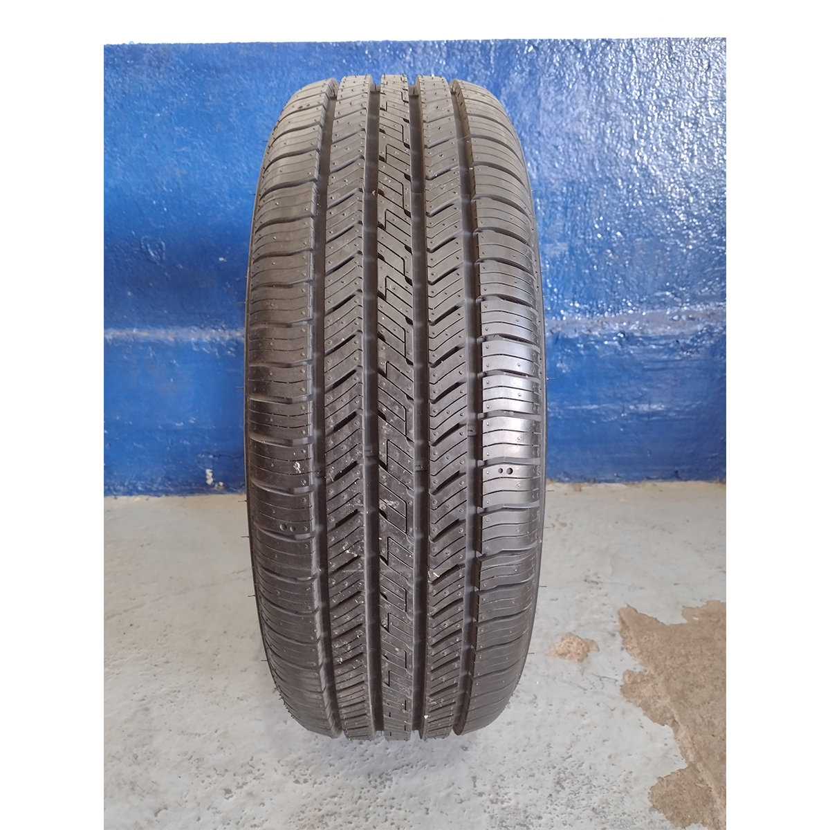 LLANTA 185/60R15 HANKOOK H735 84T.