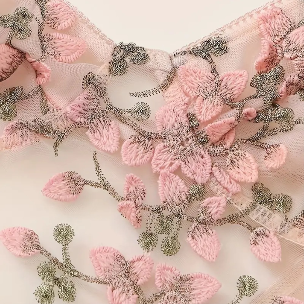 Body semitransparente floral.