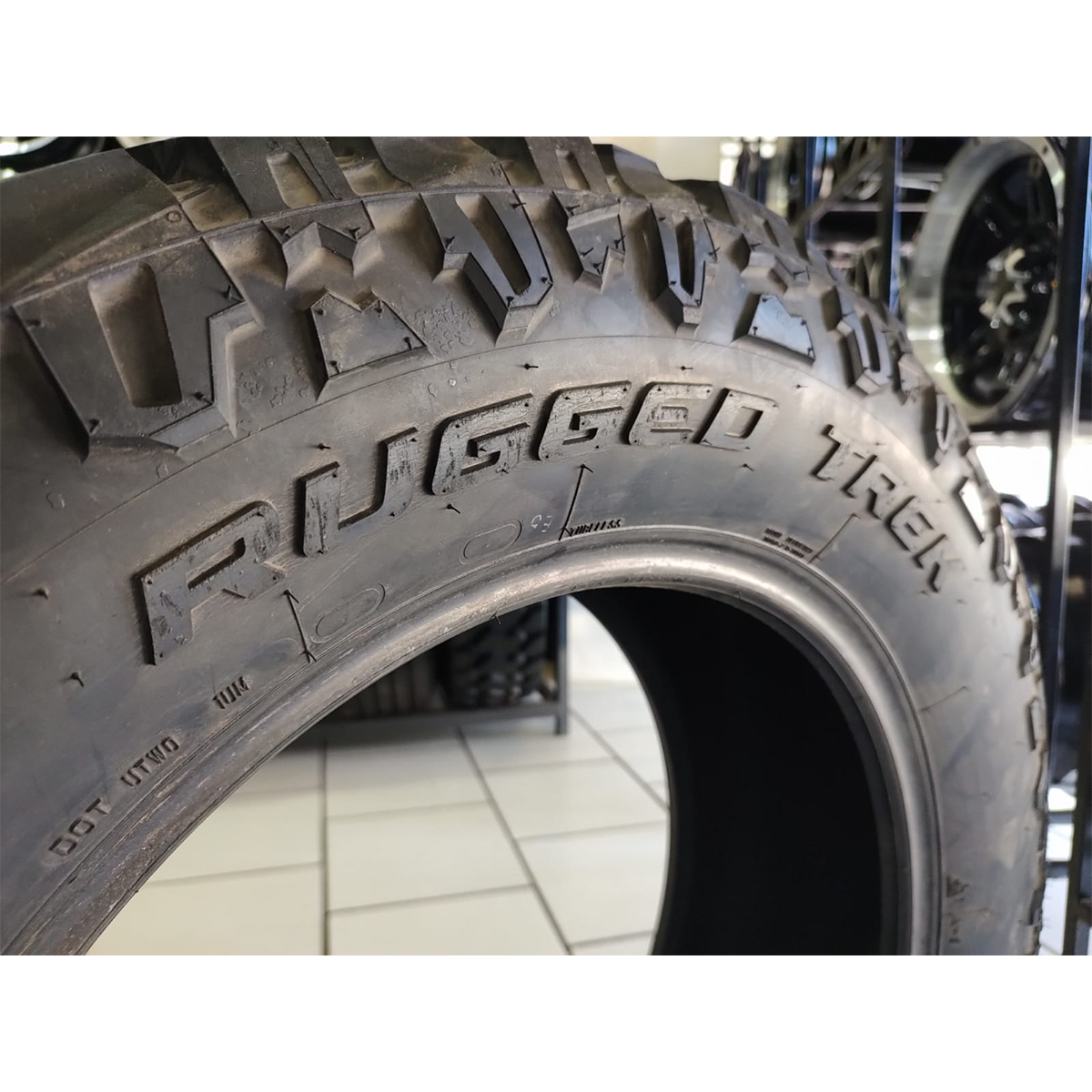 LLANTA 275/60R20 COOPER DISCOVERER RUGGED TREK 115T.