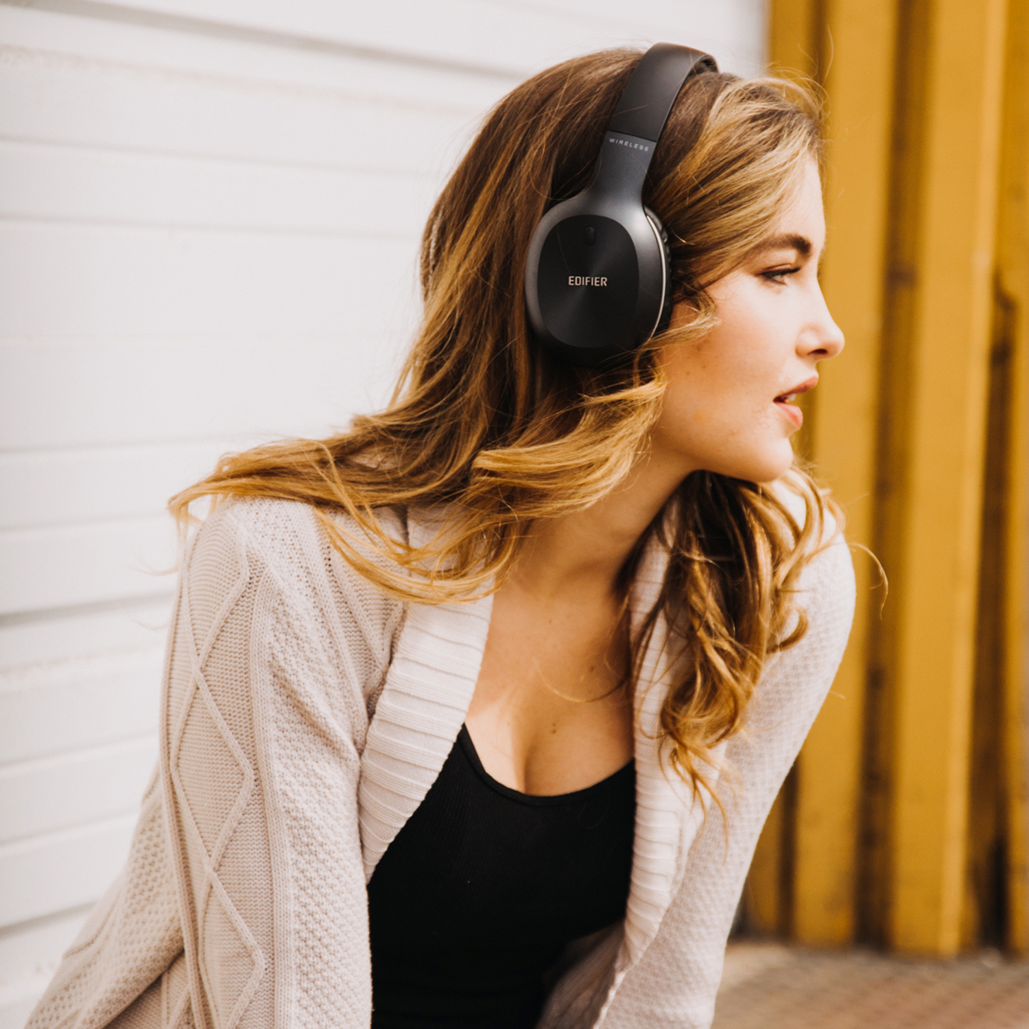 Audífonos Bluetooth Edifier W800bt Plus Color Negro.